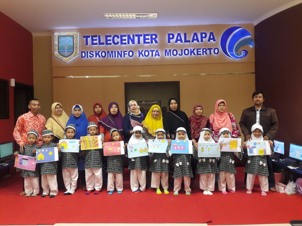Gema Media | TK Al Kautsar Belajar di Telecenter “Palapa”, Ternyata ...