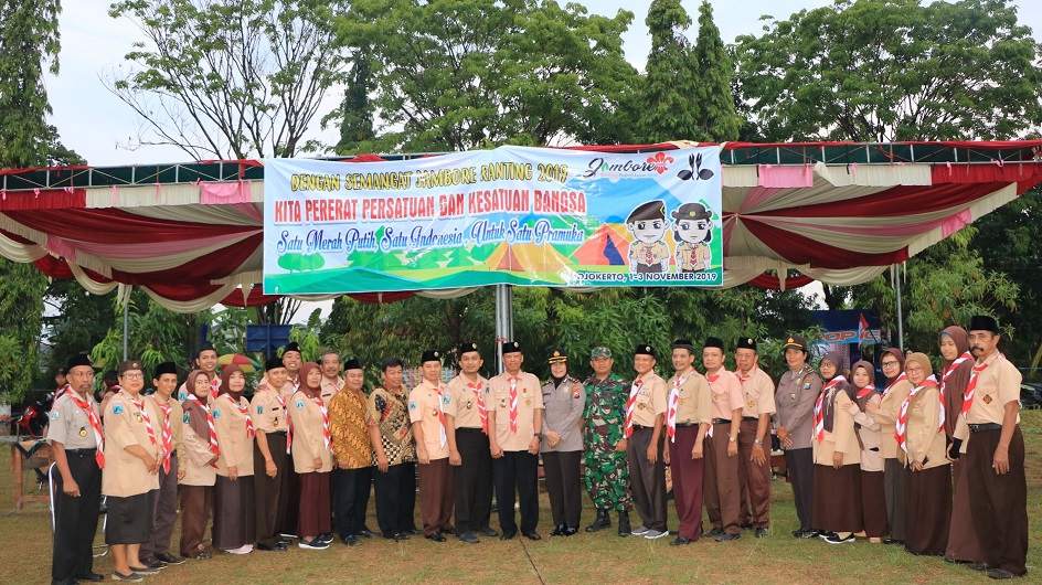 Gema Media | GERAKAN PRAMUKA RANTING KECAMATAN PRAJURITKULON GELAR JAMBORE