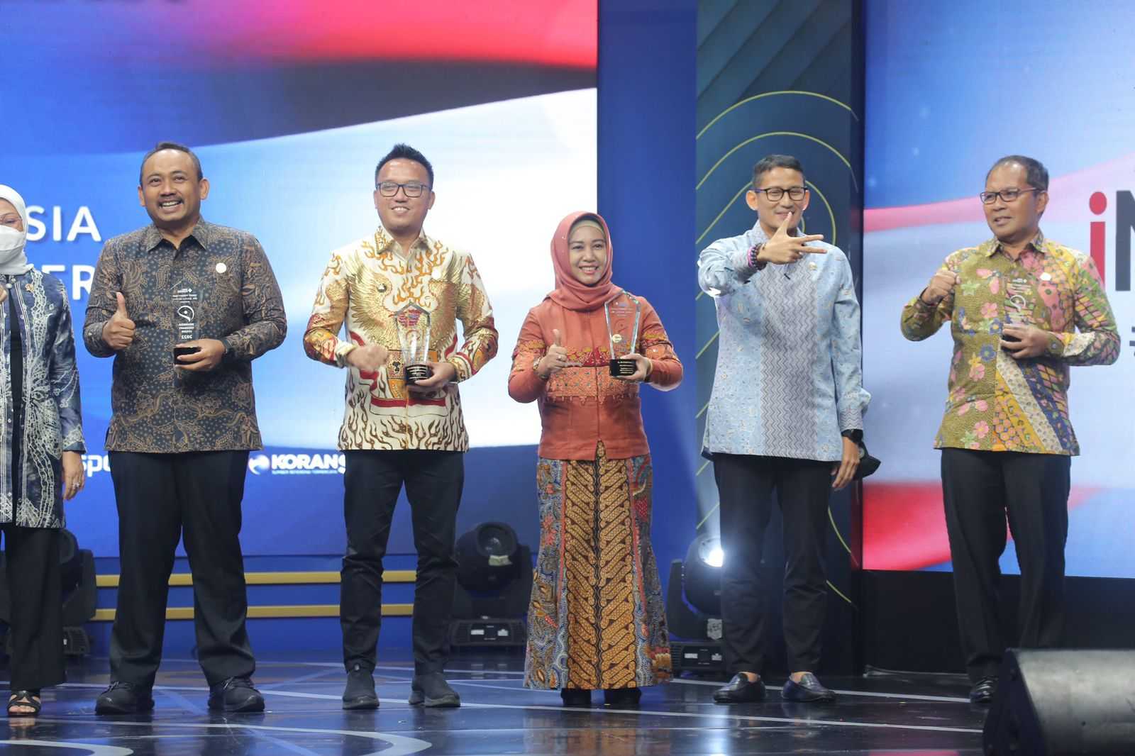 Gema Media | Luar biasa, Ning Ita Raih Penghargaan Best in Leadership ...