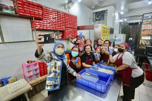 Gema Media | Berkunjung Ke Mojokerto, Gubernur Khofifah Mampir ke Pusat ...