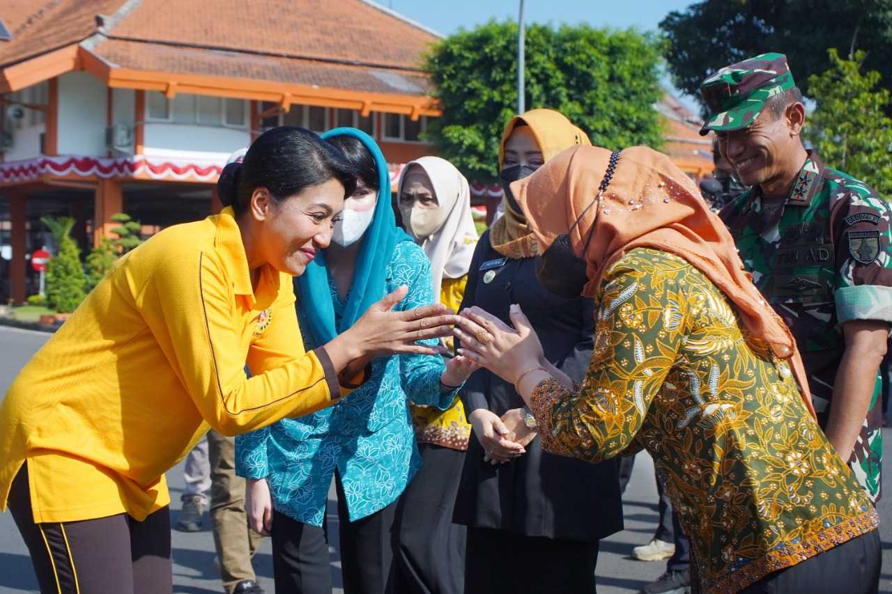 Gema Media | Ning Ita, Dampingi Kunjungan Ketua Umum Dharma Pertiwi di ...