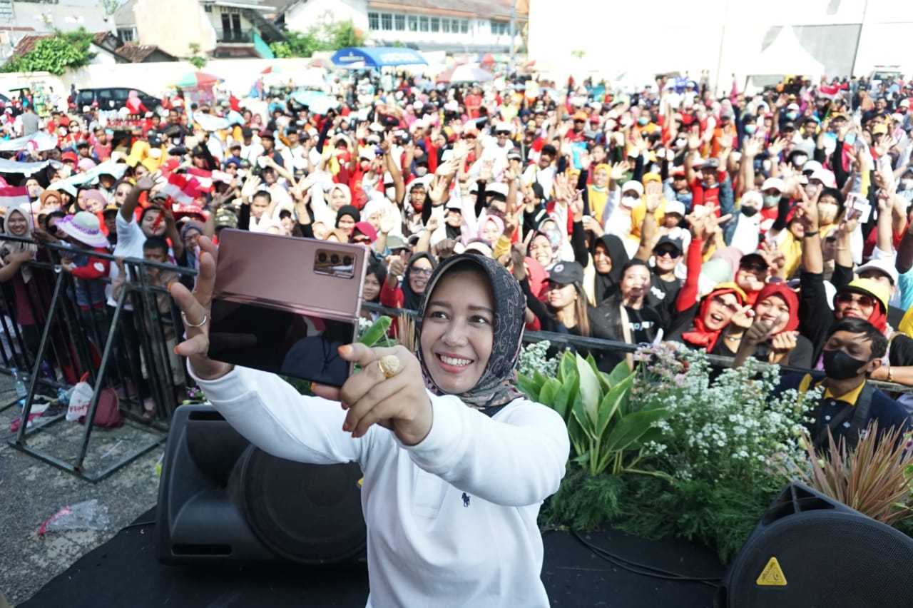 Gema Media | Peringatan May Day 2023, Pemkot Mojokerto Gelar Jalan Sehat Diikuti Ribuan Pekerja