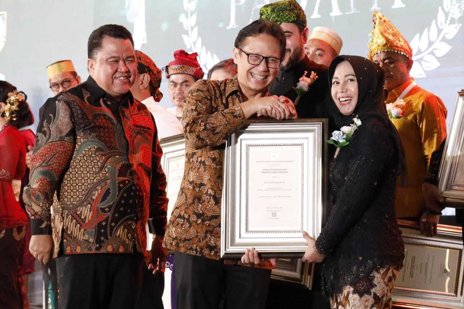 Gema Media | Kota Mojokerto Terima Penghargaan Swasti Saba Padapa Dari ...